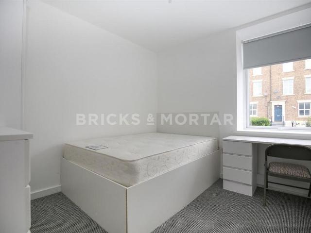 5 bedroom apartment to rent