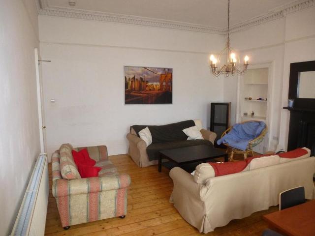5 bedroom apartment to rent