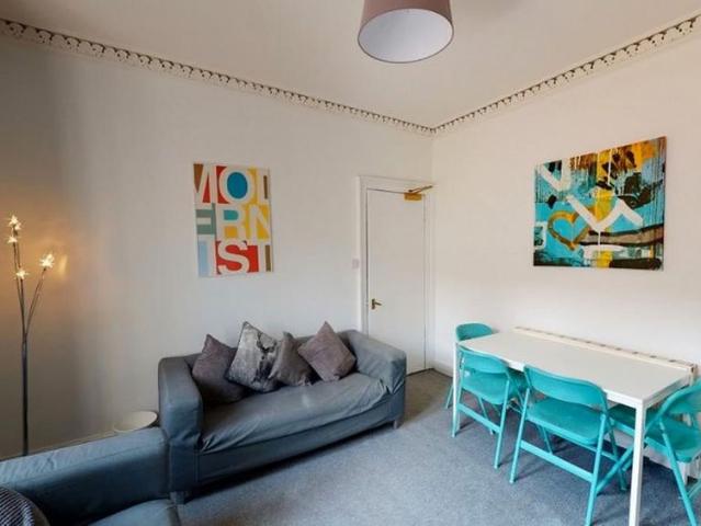 5 bedroom apartment to rent