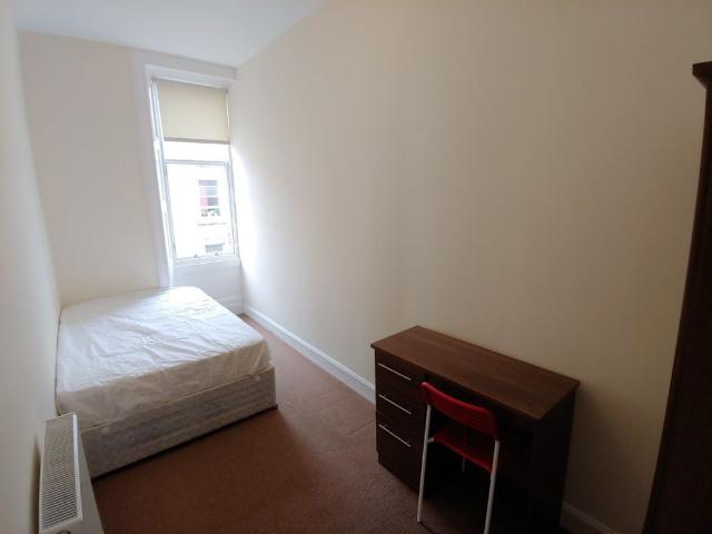 5 bedroom apartment to rent