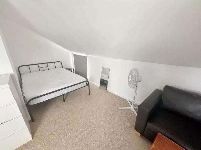 5 bedroom apartment to rent