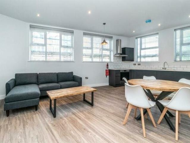 5 bedroom apartment to rent