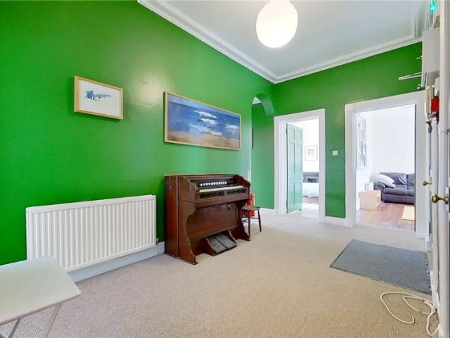 5 bedroom apartment to rent