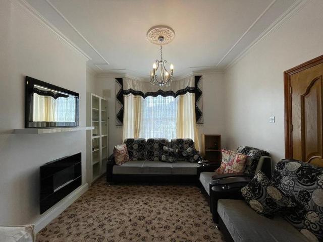 5 bedroom apartment to rent
