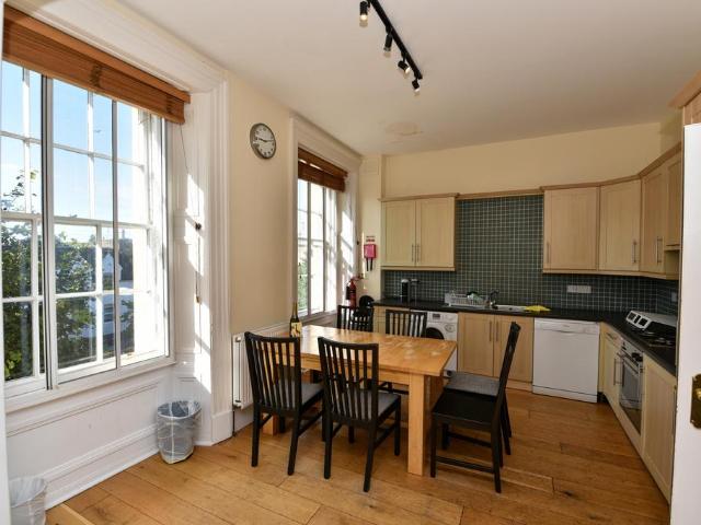 5 bedroom apartment to rent