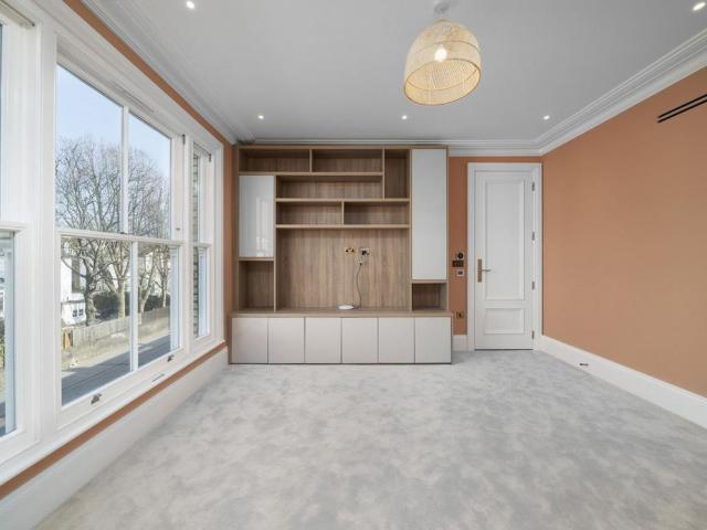 5 bedroom apartment to rent