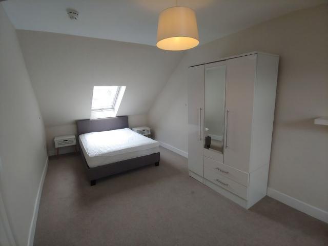 5 bedroom apartment to rent