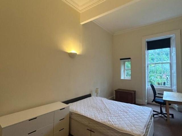 5 bedroom apartment to rent