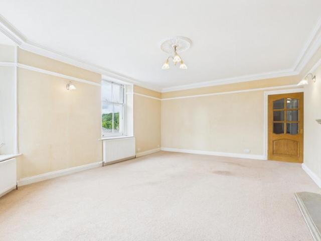 5 bedroom apartment to rent