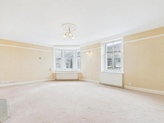 5 bedroom apartment to rent