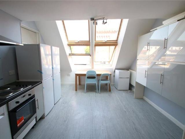 5 bedroom apartment to rent