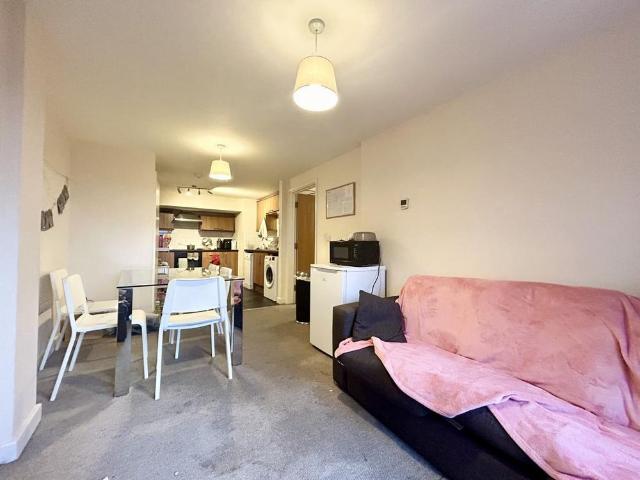 5 bedroom apartment to rent