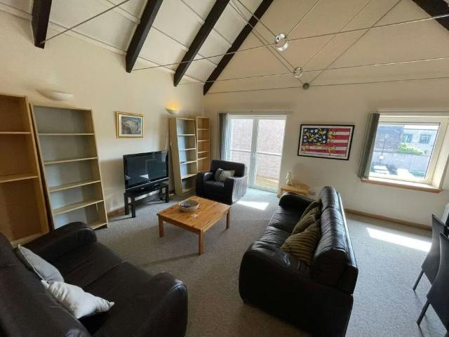 5 bedroom apartment to rent