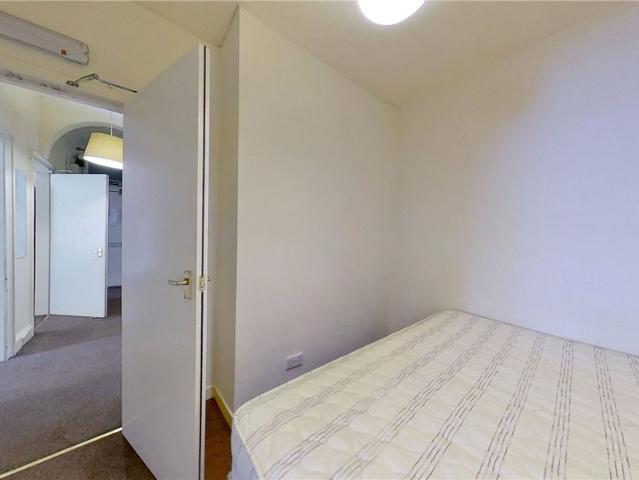 5 bedroom apartment to rent