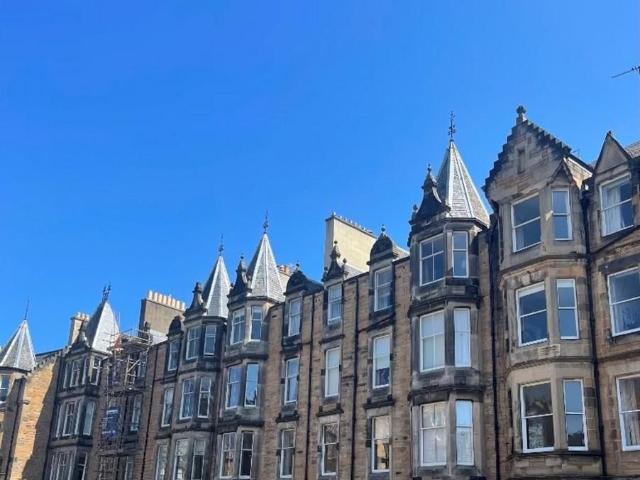 5 bedroom apartment to rent