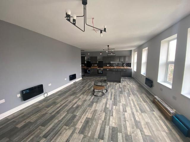 5 bedroom apartment to rent