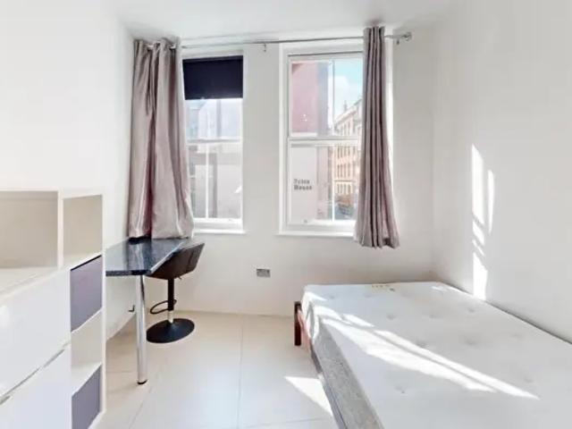 5 Bedroom Apartment To Rent In Flat Barker Gate, Nottingham, NG1