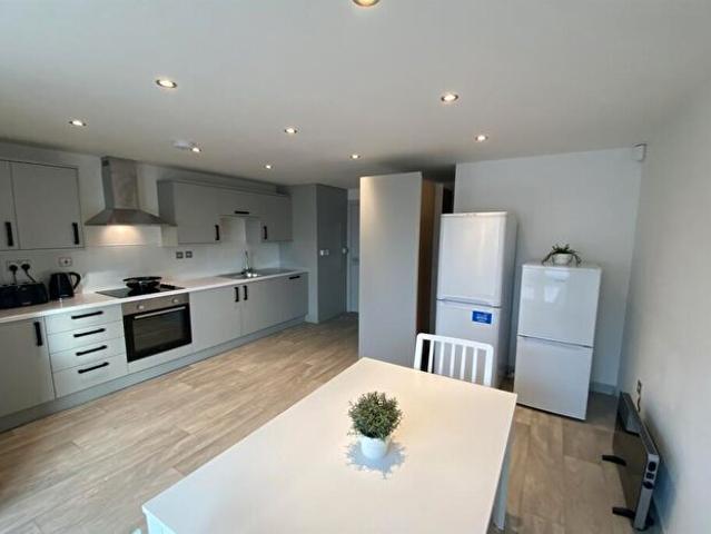 5 Bedroom Apartment To Rent In Mooregate House, Middle Street, NG9