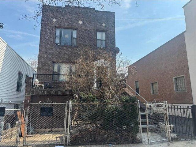 5 bedroom, Astoria NY 11103 102282002