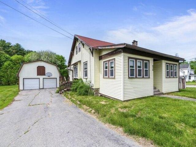 5 bedroom, Augusta ME 04330 103074951
