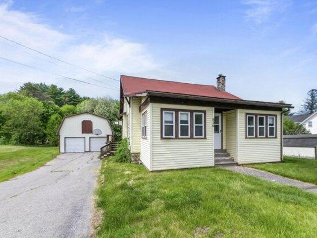 5 bedroom, Augusta ME 04330 104540233