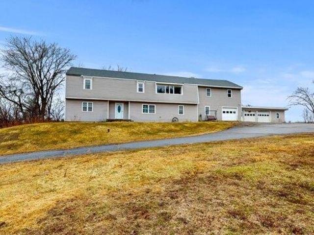 5 bedroom, Augusta ME 04330 104567398