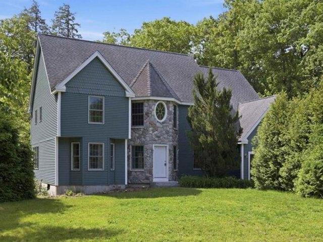 5 bedroom, Bow NH 03304 104789234
