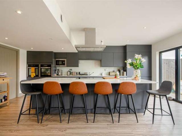 5 Bedroom Barn Conversion Character Property