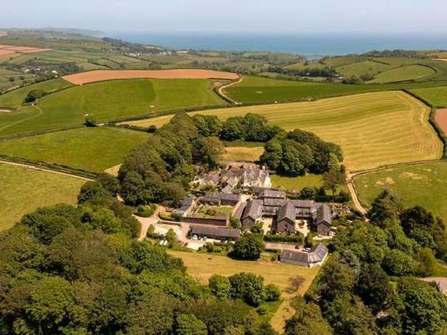 5 Bedroom Barn Conversion Character Property