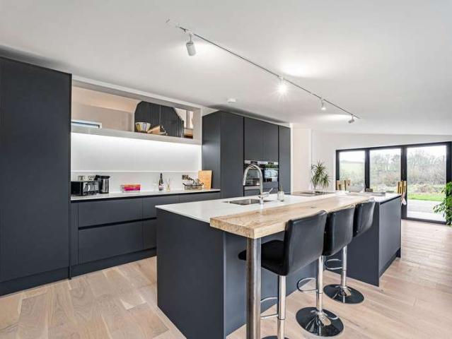 5 Bedroom Barn Conversion Character Property