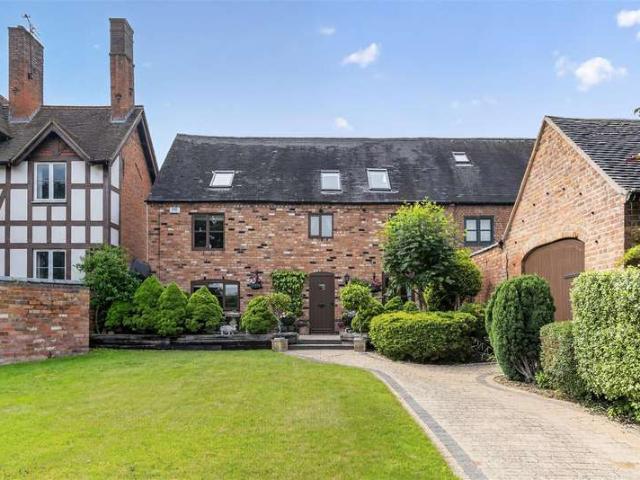 5 Bedroom Barn Conversion Character Property