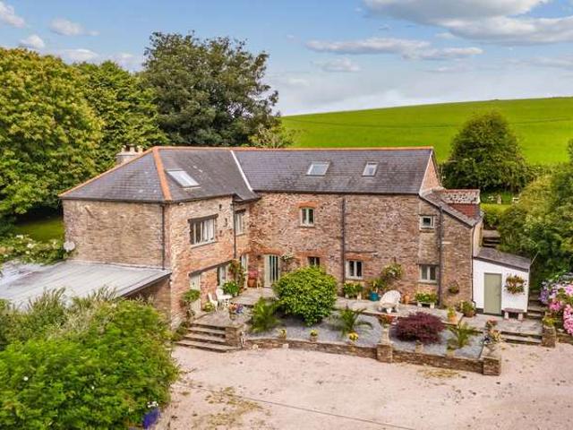 5 Bedroom Barn Conversion Character Property