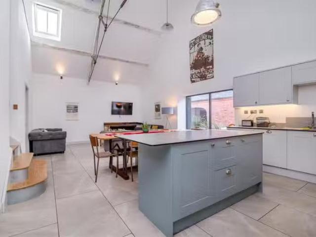5 bedroom barn conversion for rent in Milk Maids Barn, Huntley.