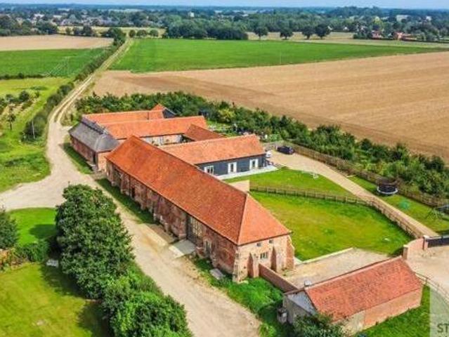5 Bedroom Barn Conversion For Sale In Hall Road, Ludham