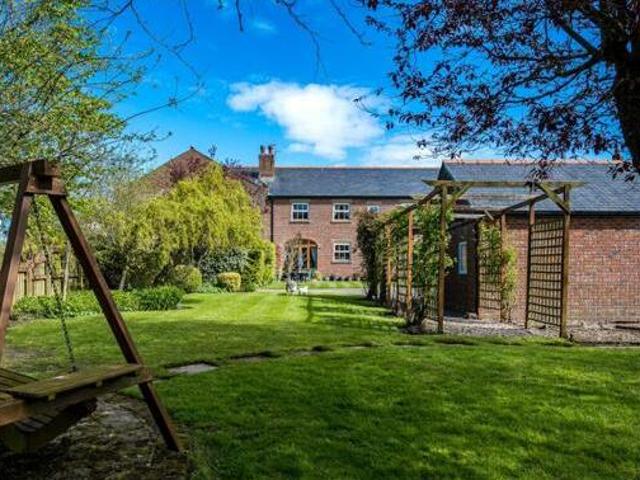 5 Bedroom Barn Conversion For Sale In Lodge Lane, Singleton