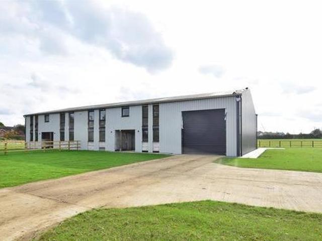 5 bedroom barn conversion for sale in Stonestile Road Headcorn Ashford Kent TN27