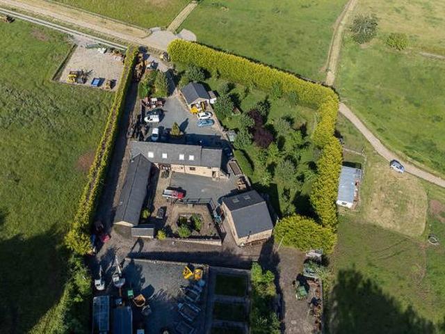 5 bedroom barn conversion for sale in Wigpool GL17