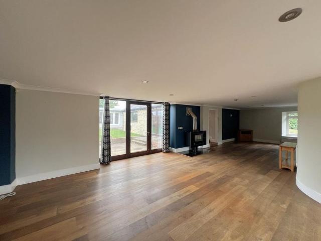 5 bedroom barn conversion to rent