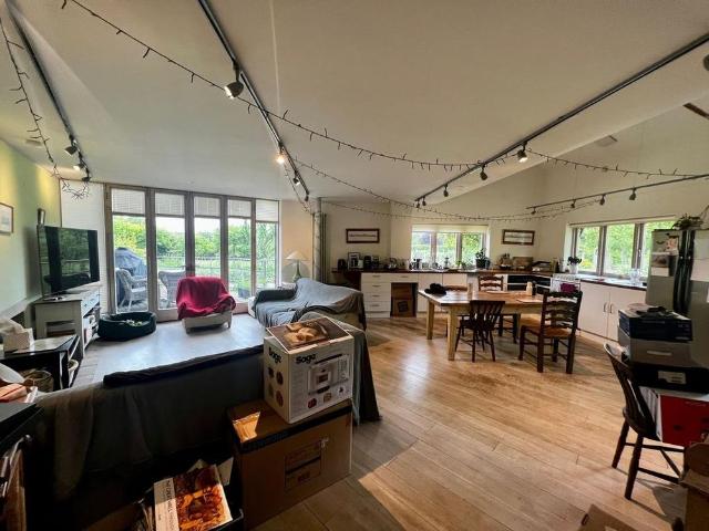 5 bedroom barn conversion to rent