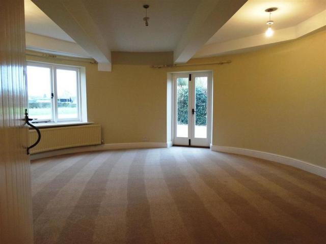 5 bedroom barn conversion to rent