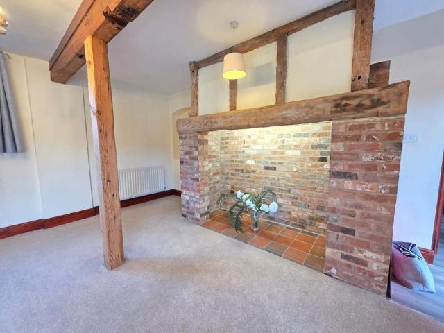 5 bedroom barn conversion to rent