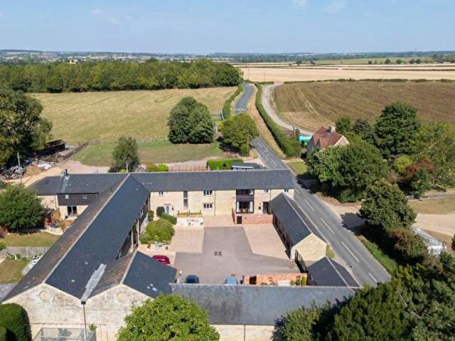 5 Bedroom Barn Conversion To Rent In Heritage Court, Clifton Reynes, Olney, MK46