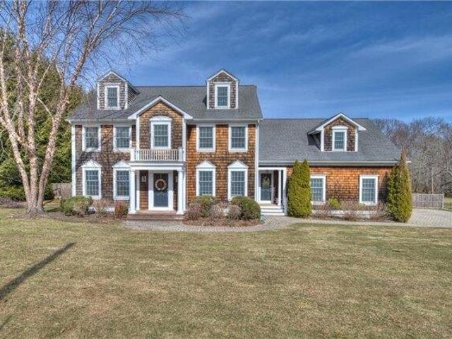 5 bedroom, Barrington RI 02806 LS102062023