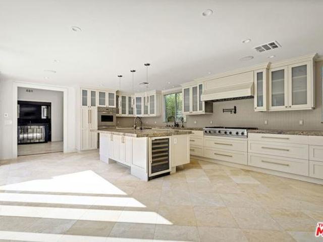 5 bedroom, Beverly Hills CA 90210 87542498