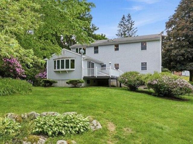 5 bedroom, Bedford MA 01730 104994775