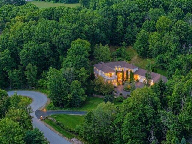 5 bedroom, Bedford NH 03110 104351077