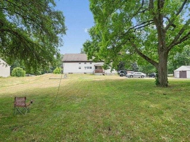 5 bedroom, Blackstone MA 01504 104920408