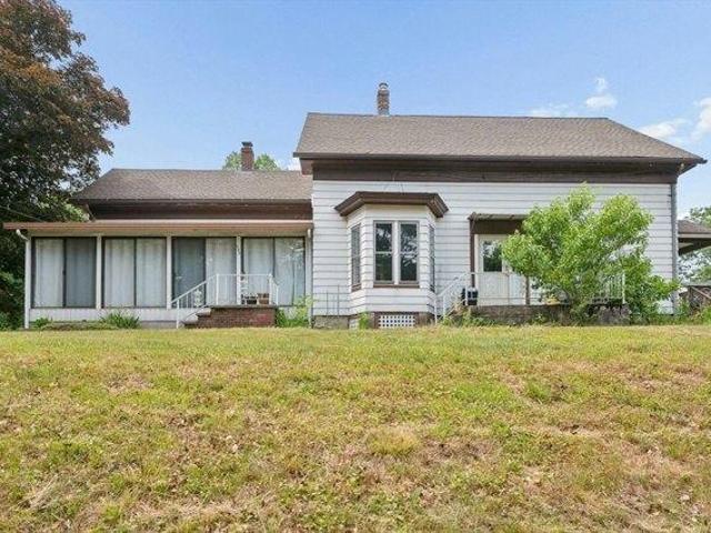 5 bedroom, Blackstone MA 01504 104297214