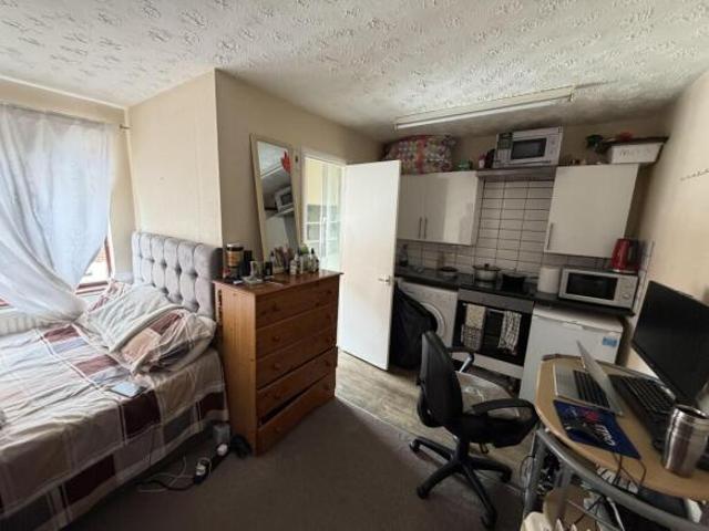 5 bedroom block of apartments for sale in 62 Bedford Road, Reading, Berkshire, RG1