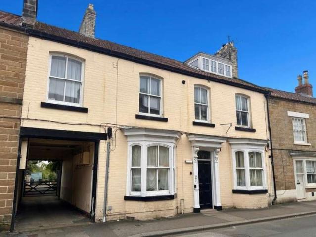 5 Bedroom Block Of Apartments Flat